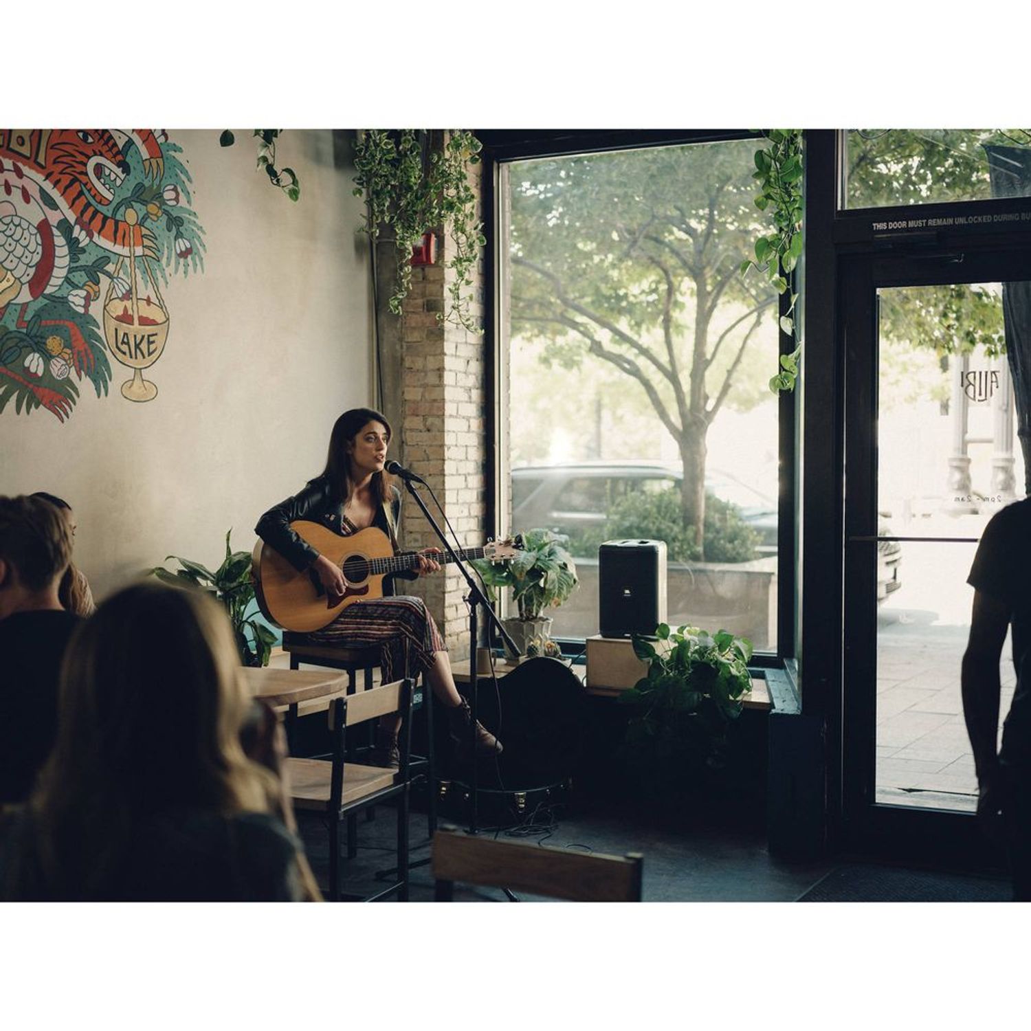 JBL Portable EON ONE Compact PA Singer/Songwriter Kit con micrófono y ...