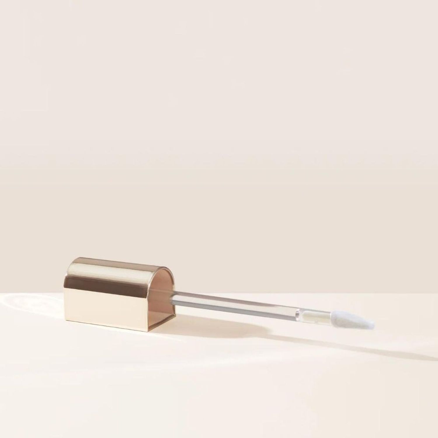 Balsamo Labial Rare Beauty Glossy Lip Balm - Nearly Apricot I Oechsle ...