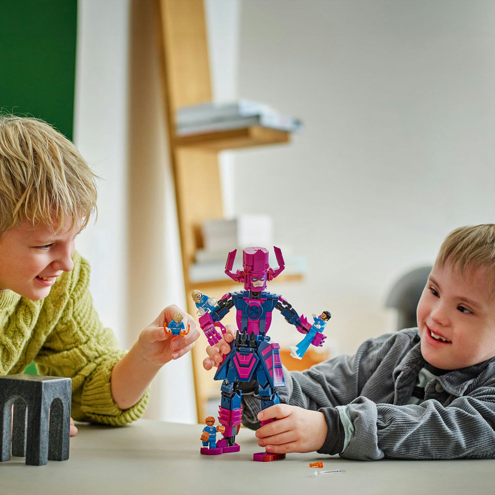 LEGO 76316 Cuatro Fantásticos vs. Figura para Construir de Galactus ...